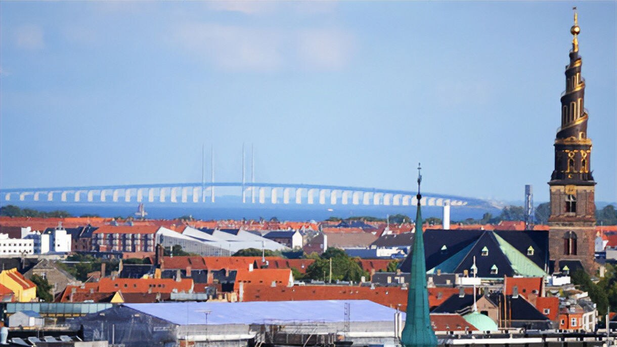 エーレスンドの海岸線に沿って、スウェーデンのヘルシンボリ、デンマークのヘルシンゲルへ-プリンセス・クルーズ