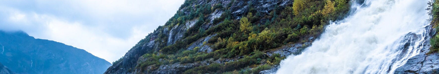 13 Iconic Waterfalls in Alaska to Visit-プリンセス・クルーズ